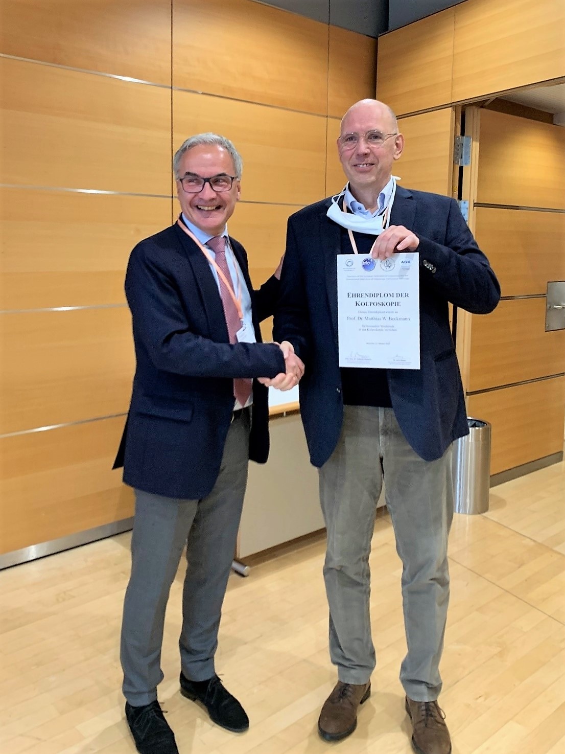 Prof. Beckmann für besondere Dienste geehrt - Chirurgie | Uniklinikum ...